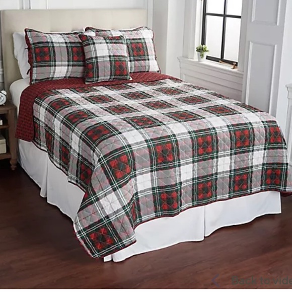 QVC | Accents | Qvc 4 Piece Quilt Set Retail 7 Holiday | Poshmark